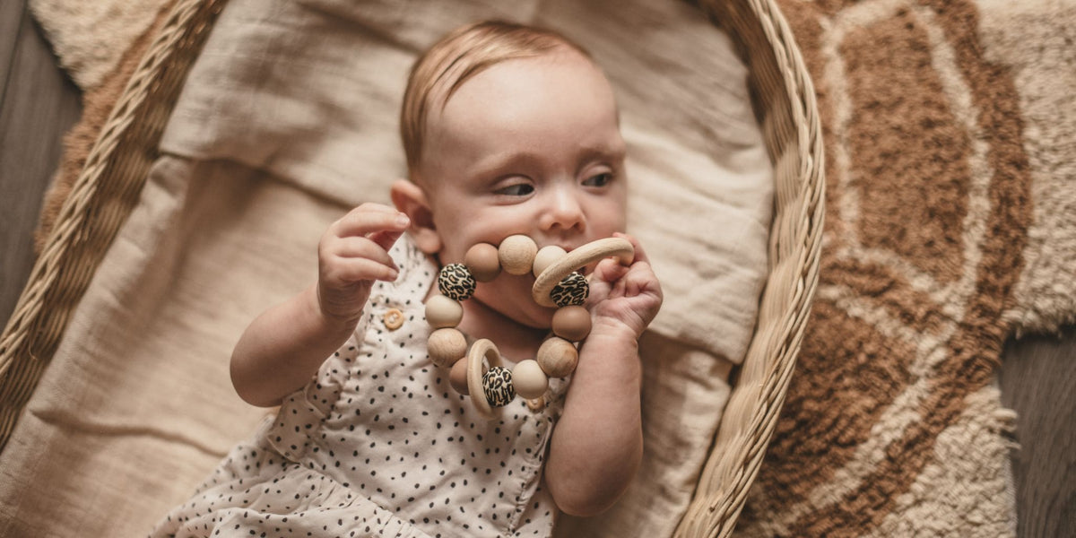 Dit kun je doen als je baby’s eerste tandjes doorkomen - 4 tips! – Studio Bambacht